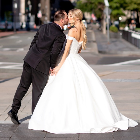 Anne Barge | Dresses | Anne Barge Berkeley Wedding Gown | Poshmark